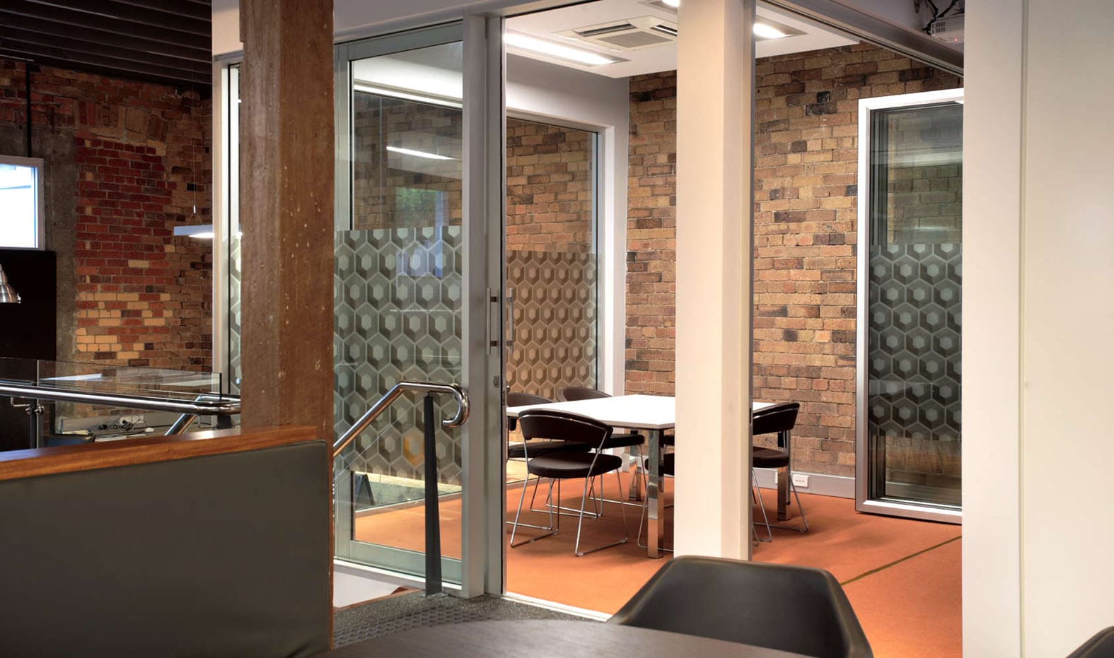 Bees Nees - Arqus Design